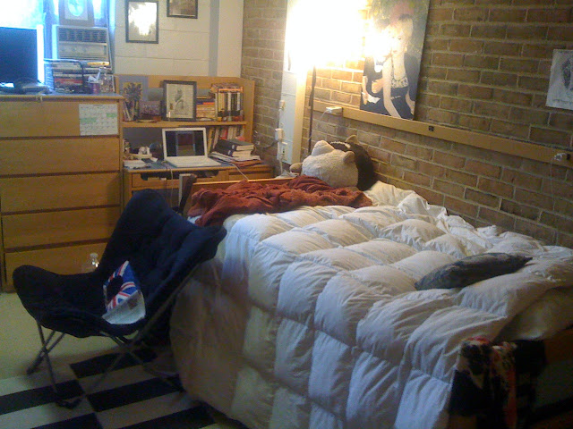 27 Passions: How to Recreate an Ugly Dorm Room