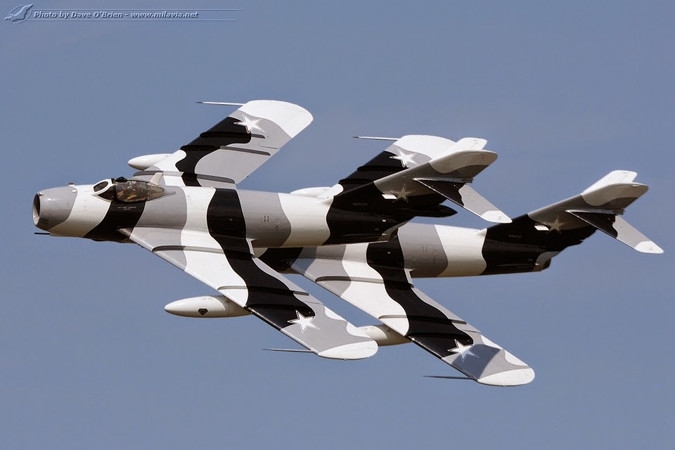 Des pilotes et des avions.: MiG-17 of the Black Diamond Jet Team