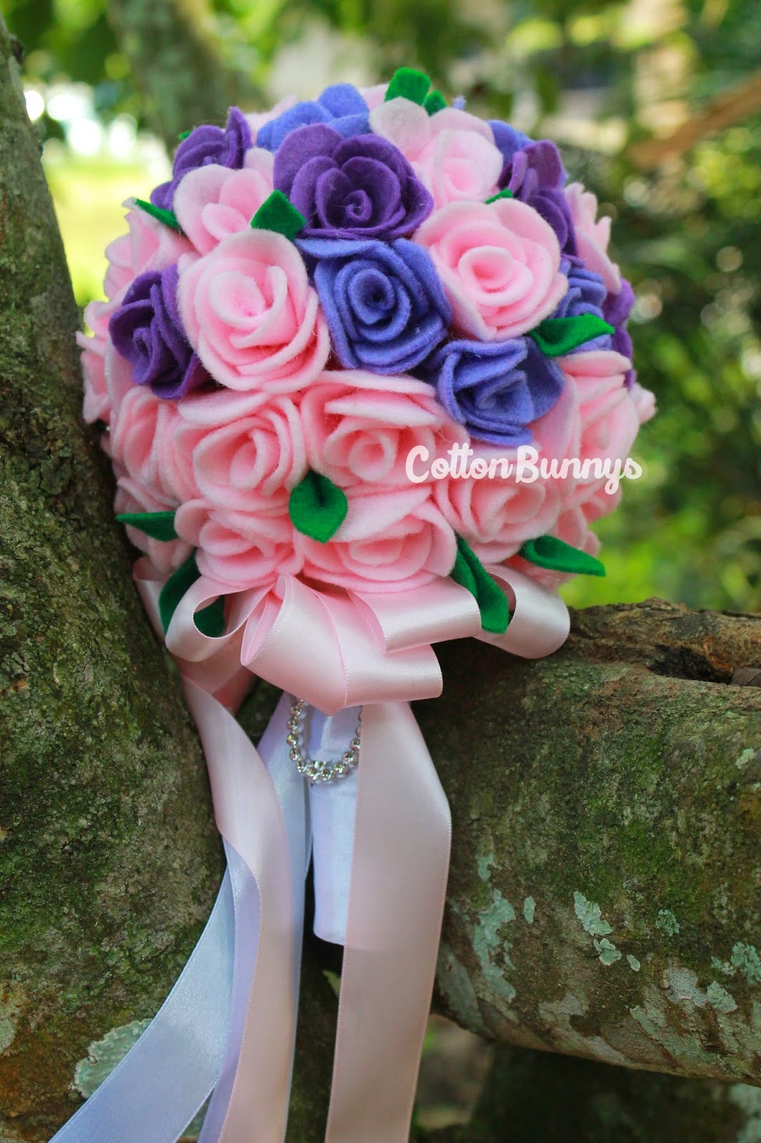 Bunga Tangan Rose Felt | CottonBunnys Florist