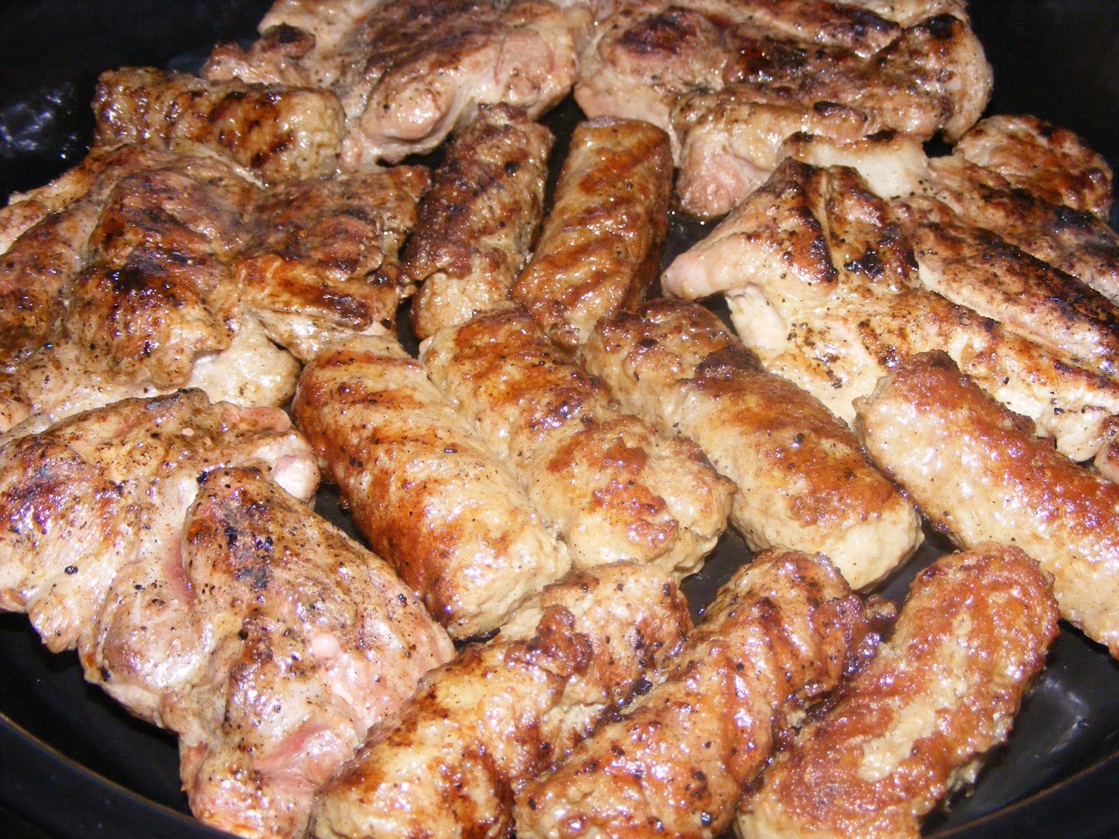 Ceafa si mici de porc la gratar | Preparatedevis.ro