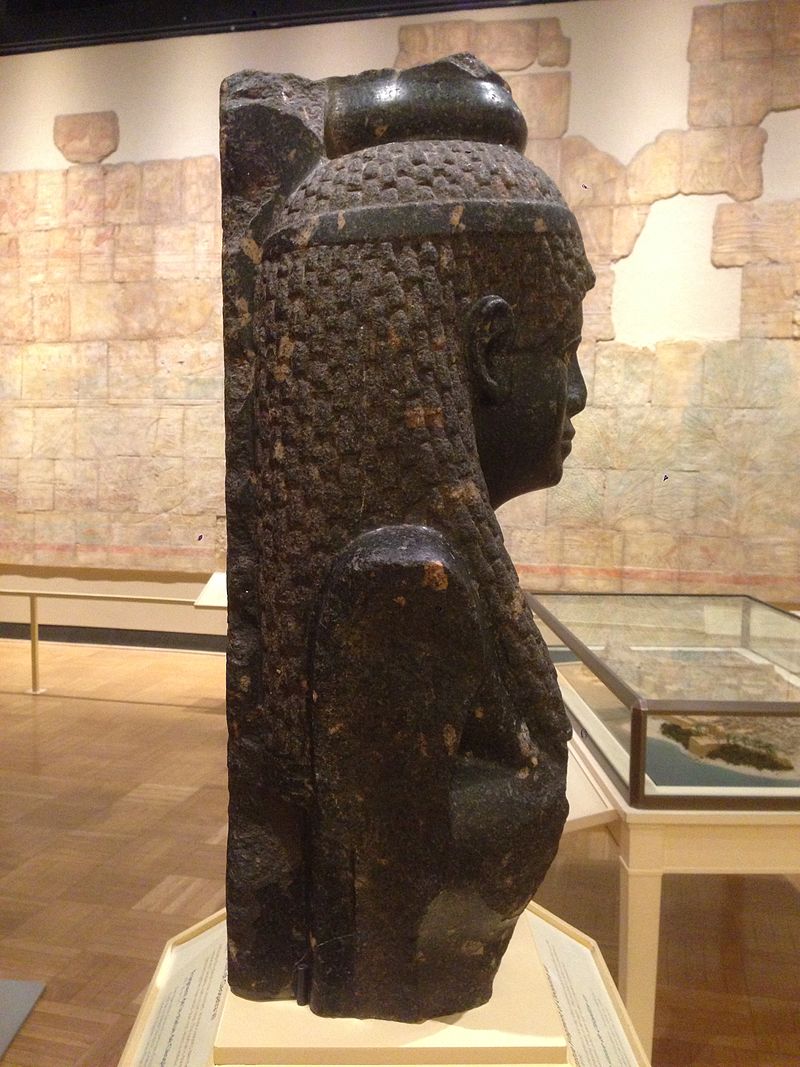 Egipto en imagenes: A head-on shot of the Bust of Cleopatra at the ...