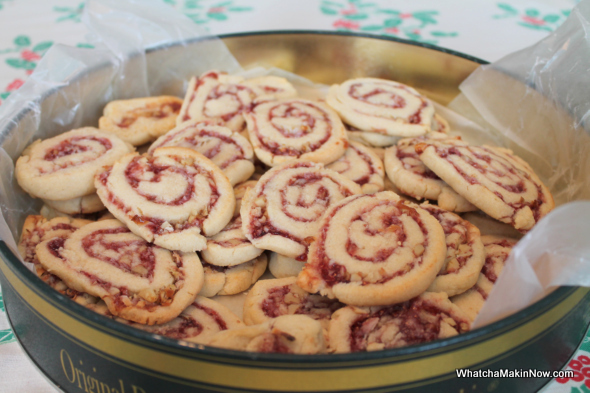 Whatcha Makin' Now?: Raspberry Pinwheels