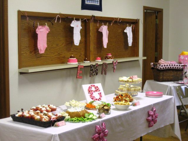 Becky's Buzzings: "e" Button Monogram Tutorial