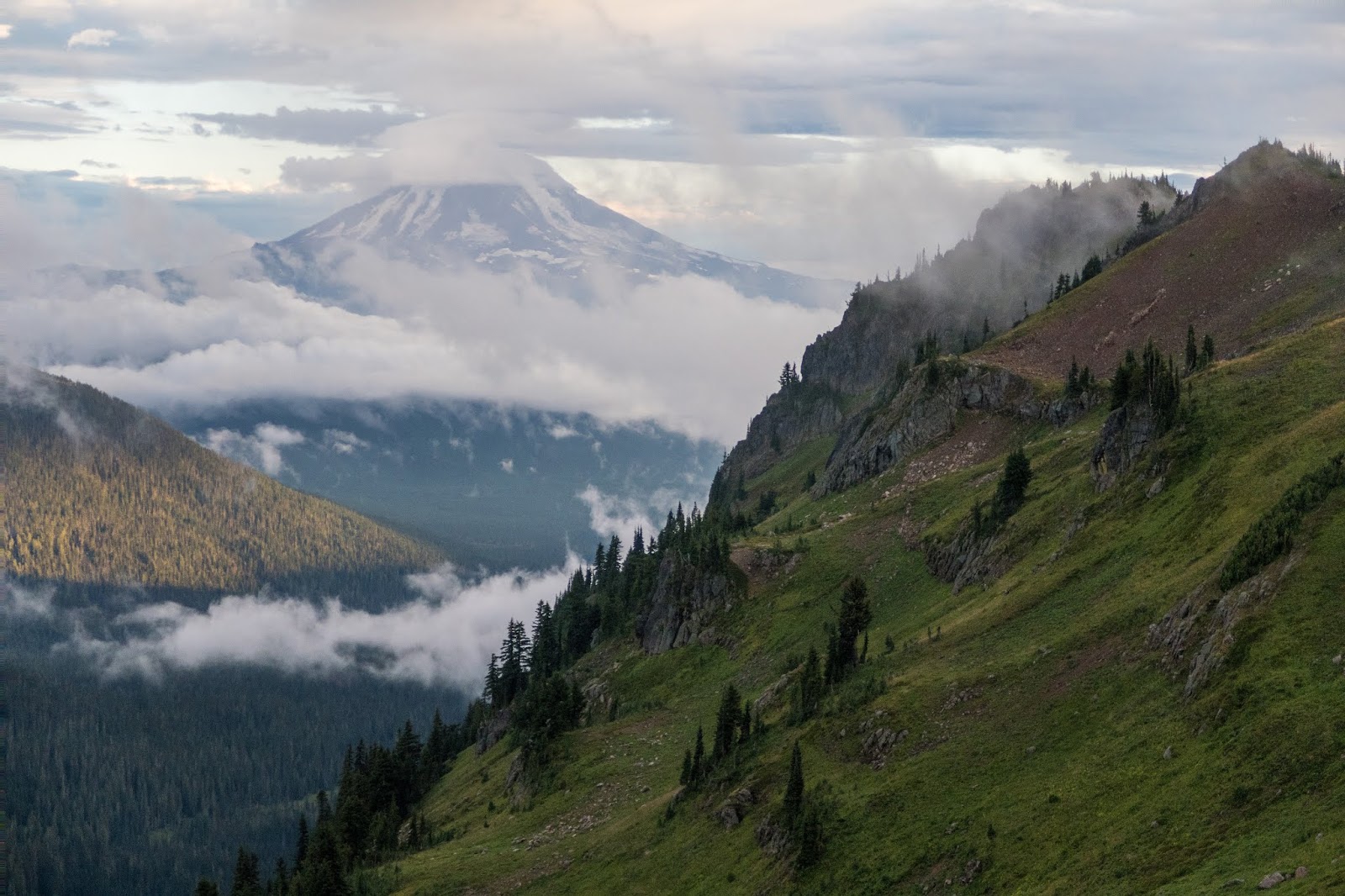 Eric's Hikes: Goat Rocks Wilderness: Goat Lake Loop and Old Snowy
