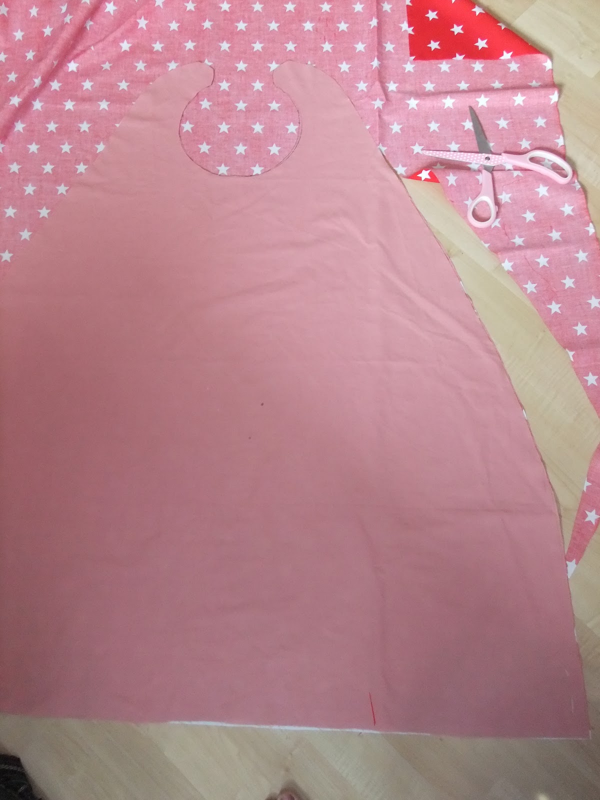 Sew Scrumptious: Reversible Superhero Cape Tutorial