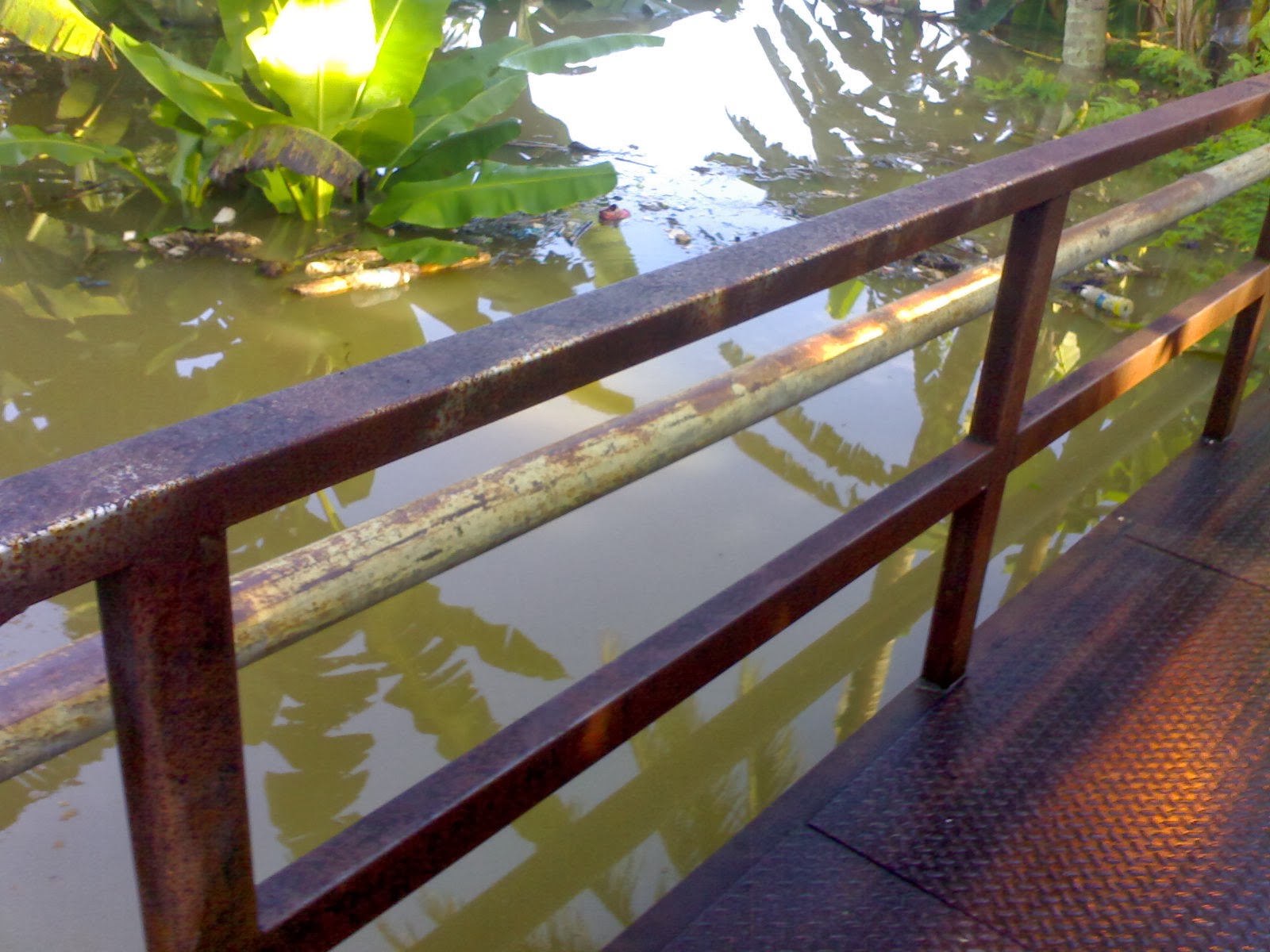 SISIK LANTAI: Banjir Kilat Berpunca Dari Parit Longkang Yang Tersumbat
