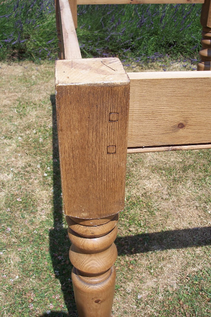 Paint and Style: Rustic farmhouse table legs...