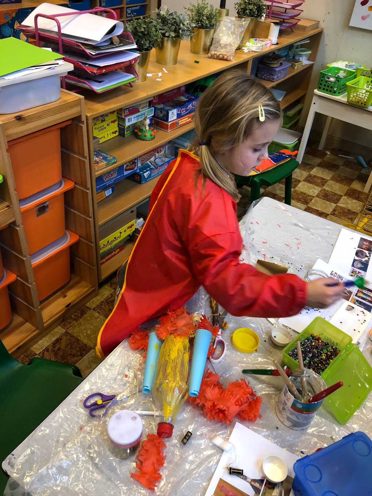 2de-3de kleuterklas A - Juf Charlotte: ruimtetuig maken met kosteloos ...