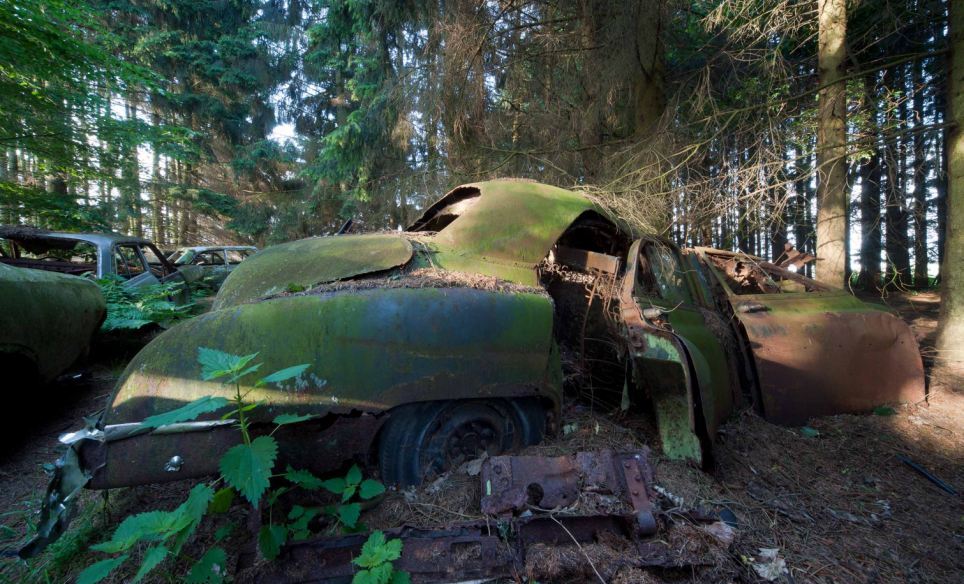 The Chatillon car graveyard.