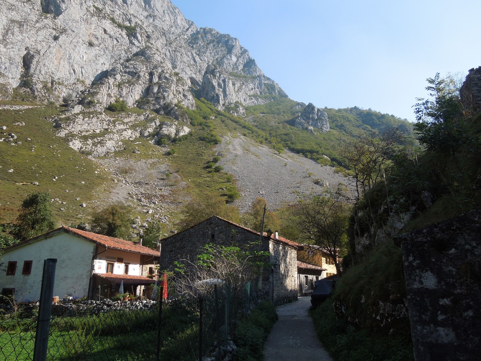 EL NORTE EN FOTOS: SAN ESTEBAN DE CUÑABA Y PEÑAMELLERA BAJA PANES ASTURIAS