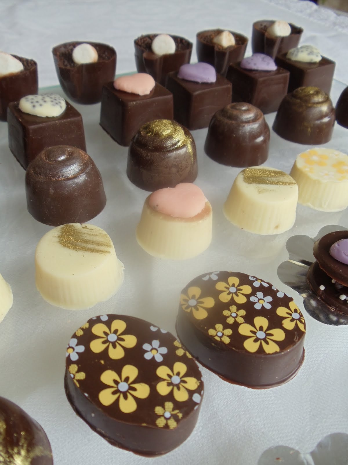 Ganache Patisserie: Bombons com transfer coloridos