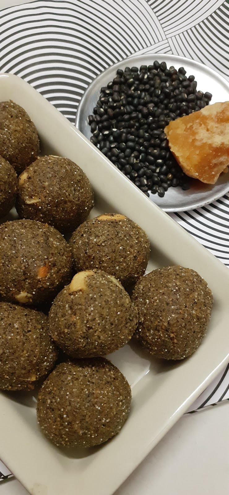 Eat Pray and Cook: Black (Whole) Urad Dhal Laddu