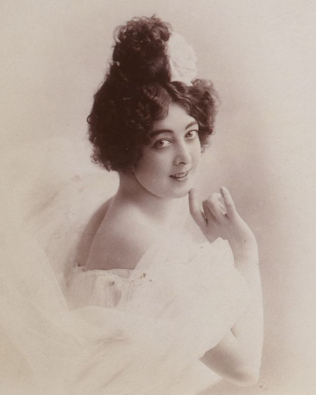 Beautiful Photos of Anna Held in the Late 19th and Early 20th Centuries ...