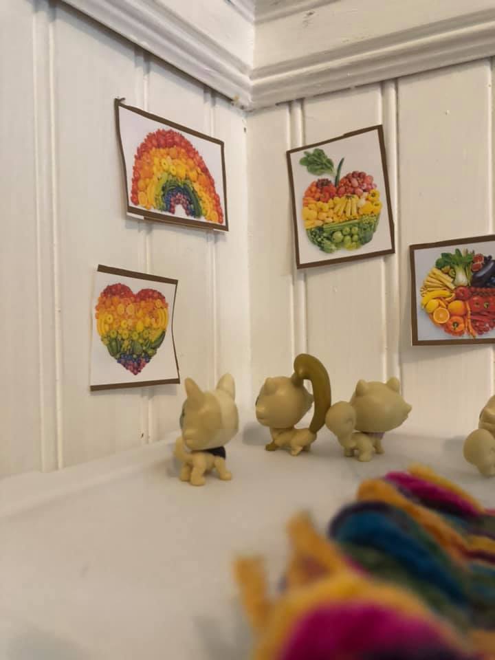 Make a Mini Art Show!