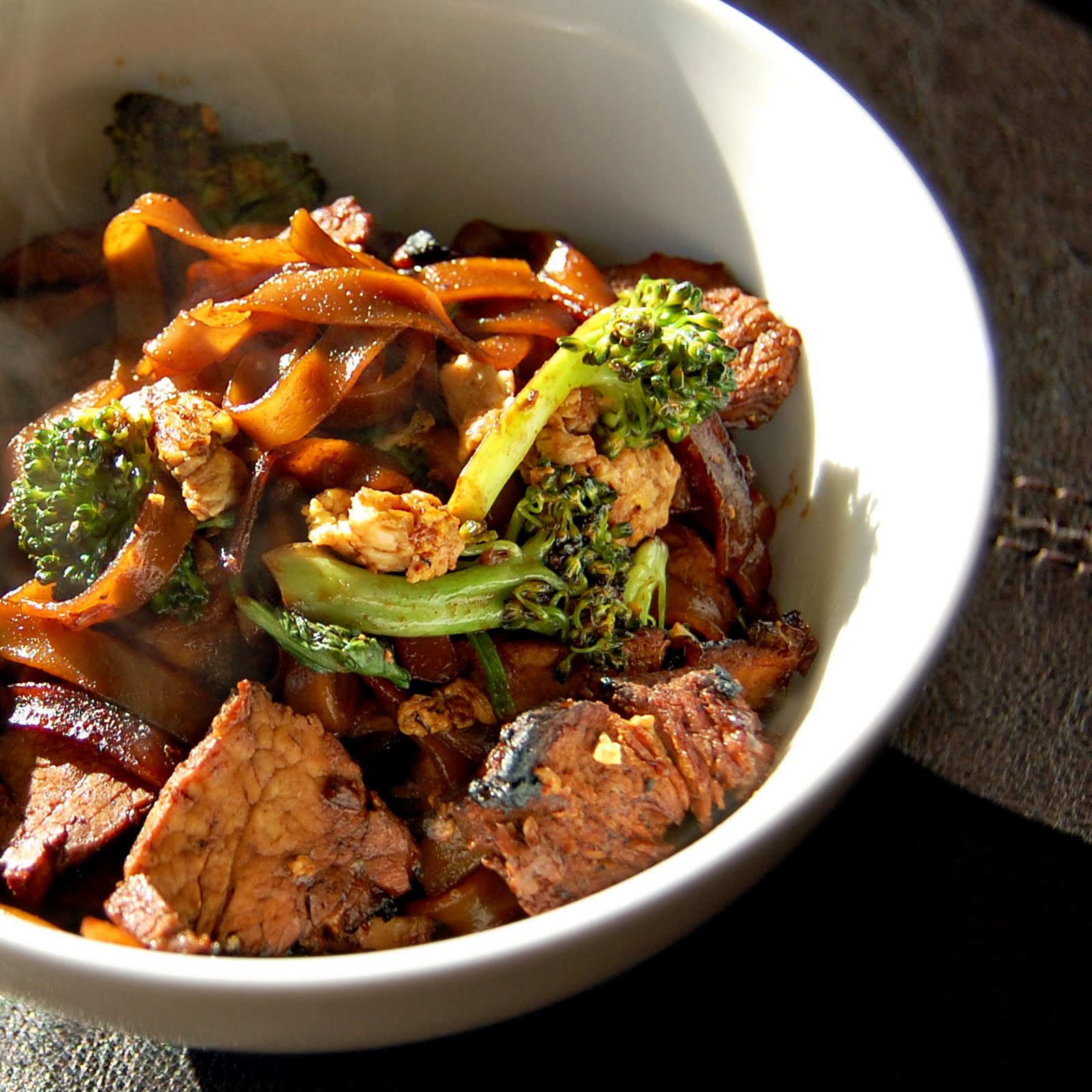 Bourbonnatrix Cooks: PAD SEE EW