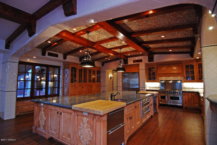 Phoenix Area Homes: Distressed Luxury at the Arizona Biltmore