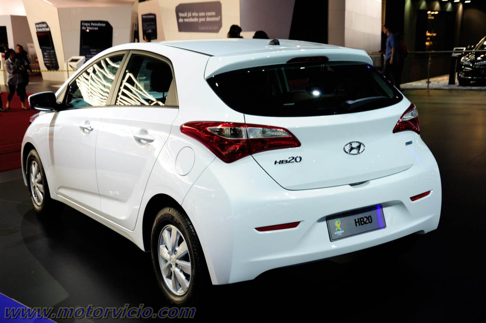 Hyundai HB20 Branco Comfort Style: fotos, preço e consumo