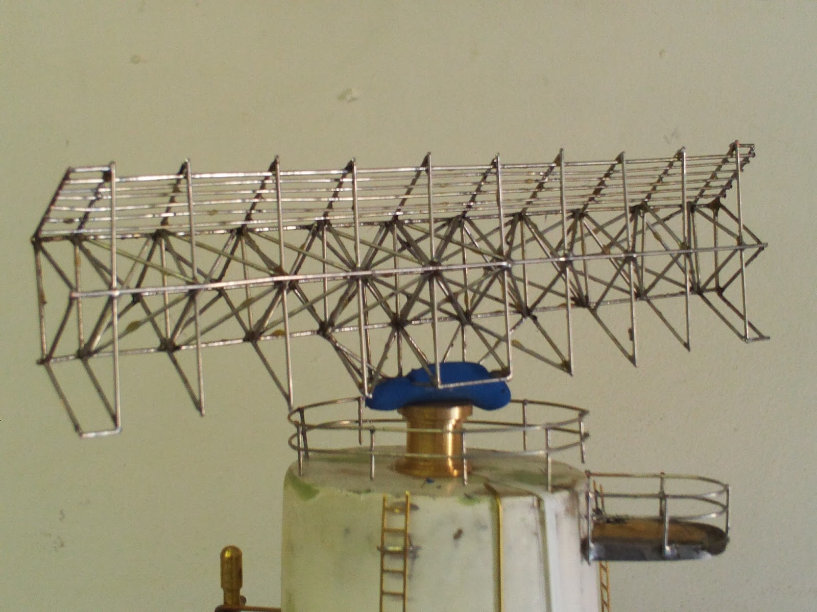 USS Columbus CG12: AN/SPS 43 Radar