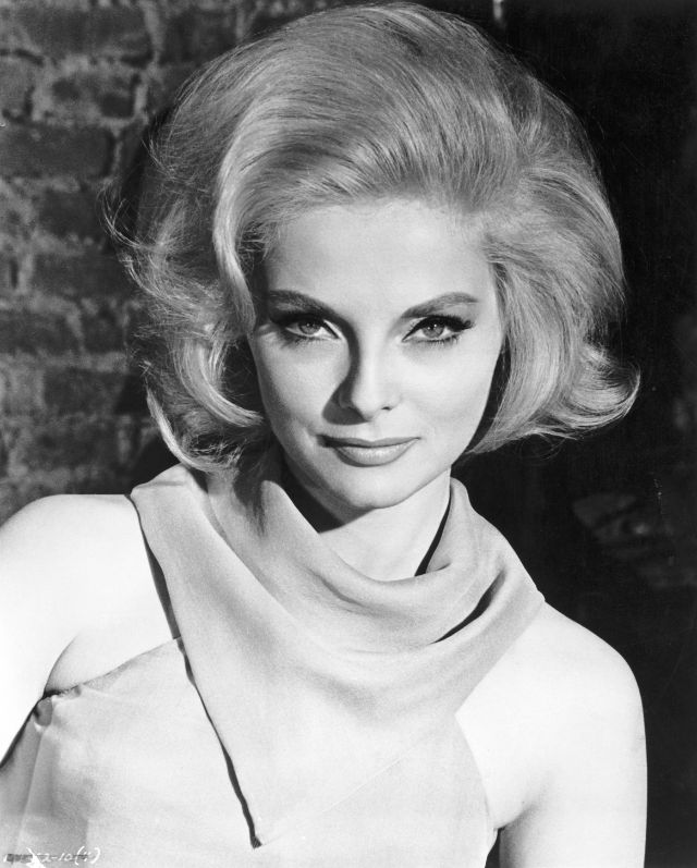 20 Wonderful Vintage Photos of a Young and Beautiful Virna Lisi in the ...