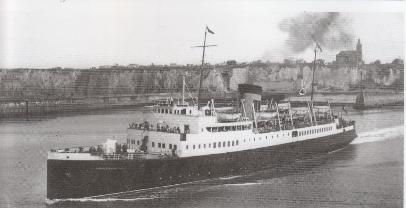 Archives maritimes: L'Arromanches à quai à Dieppe