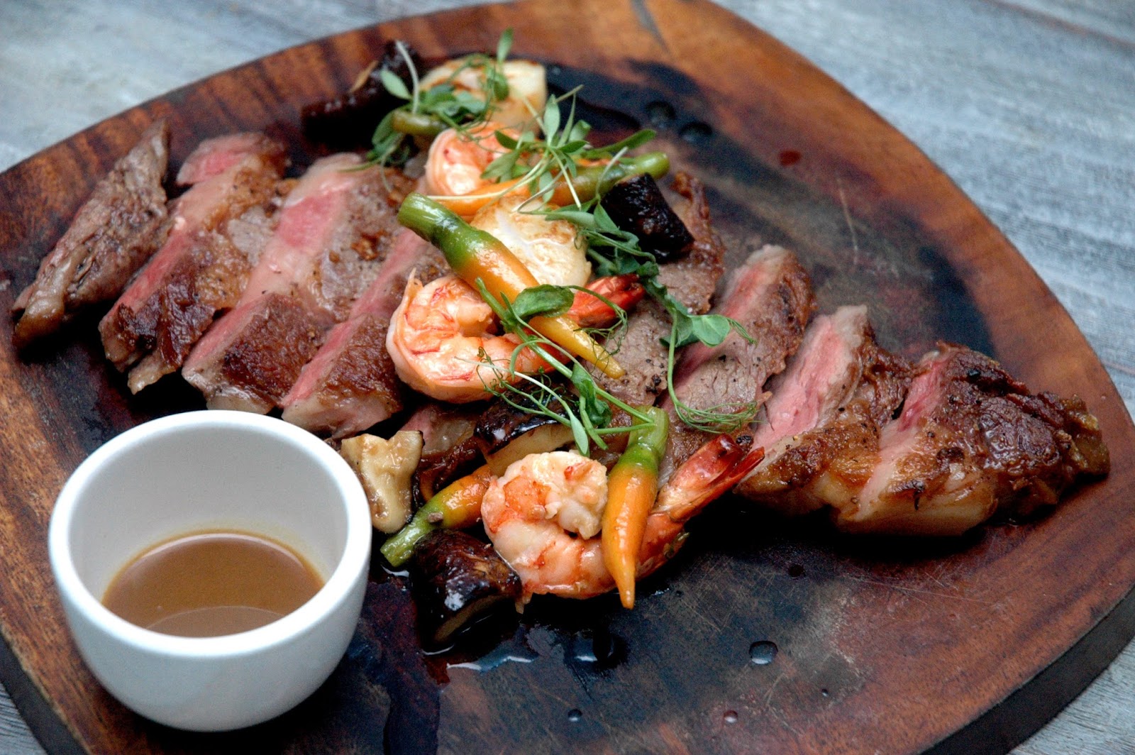 DUDE FOR FOOD: Drop Your Anchor for the Freshest Catch...at Catch.