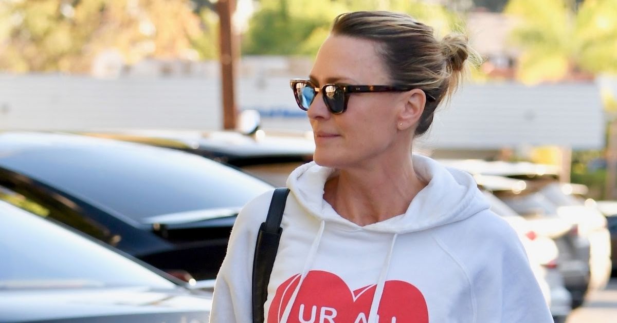 Robin Wright Clicked in Santa Monica 3 Jan-2020