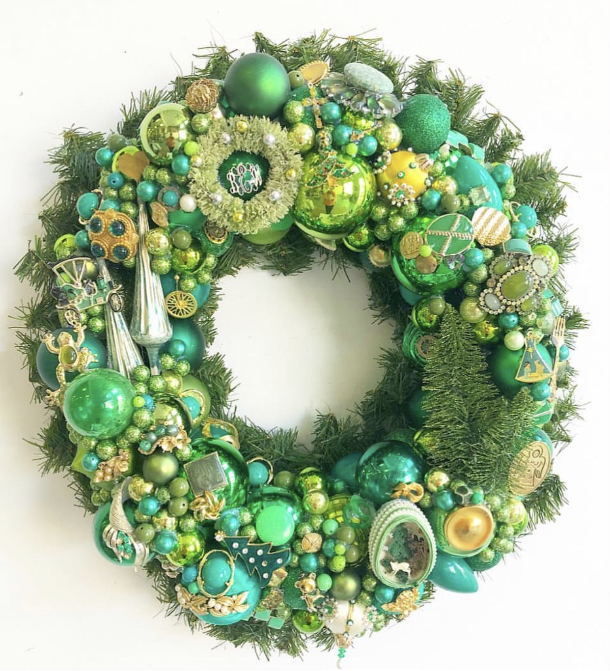 the pink clutch ...: The Most Amazing Wreaths