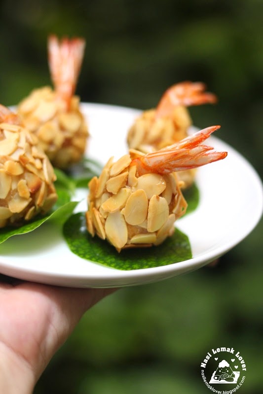 Nasi Lemak Lover: Deep Fried Almond Prawns 香酥杏仁虾