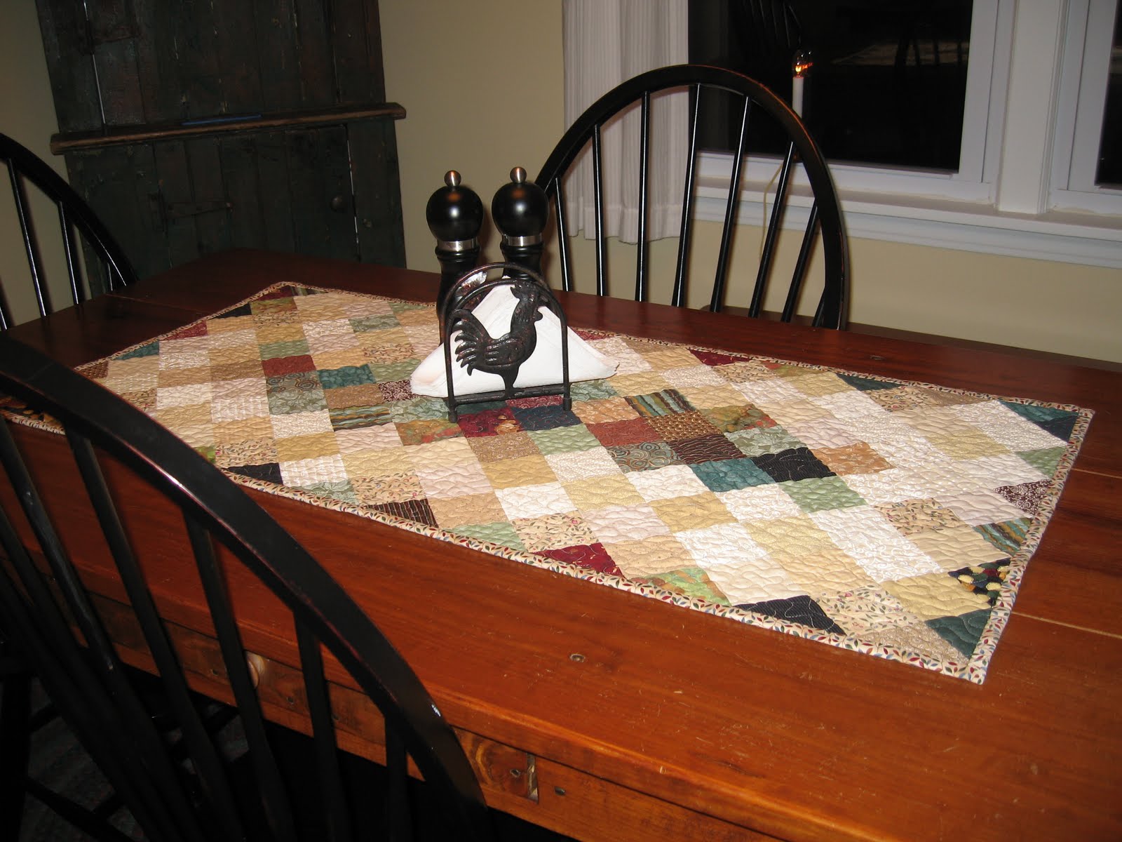 LIFE WITH LYNN: Table-Topper Quilt; Step-by-Step