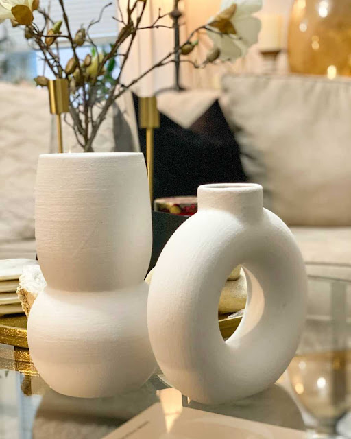 fort & field: SPOTTED: DONUT VASES