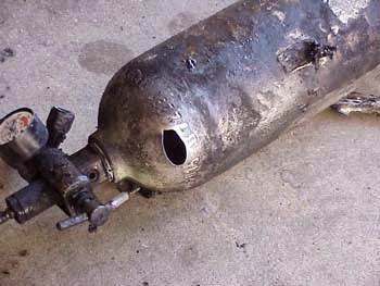 MEC&F Expert Engineers : OXYGEN CYLINDER EXPLODES DURING EQUIPMENT ...