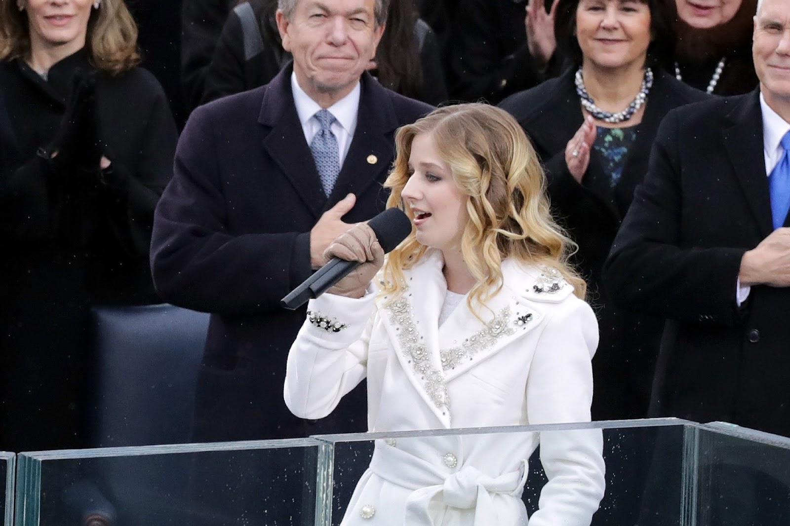 Jackie Evancho and the Mormon Tabernacle Choir Perform at Donald Trump’s Inauguration - USA NOW