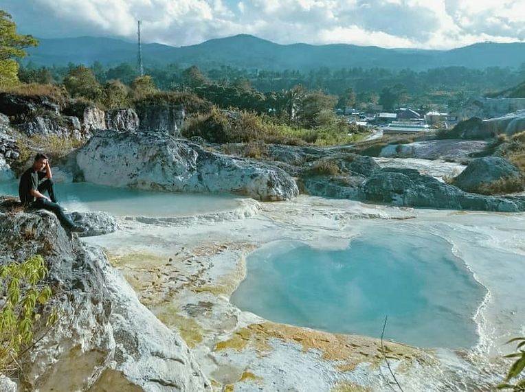 Keren, Ada 7 Pemandian Air Panas Terbaik di Sumatera Utara Lho ...
