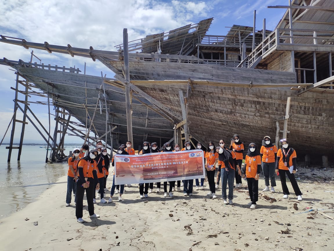 ROMIZ AHMAD RIZALDI - 2046064