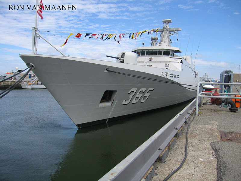 WARSHIPSRESEARCH: Indonesian Sigma 9113 corvette KRI Diponegoro (365) 2005-
