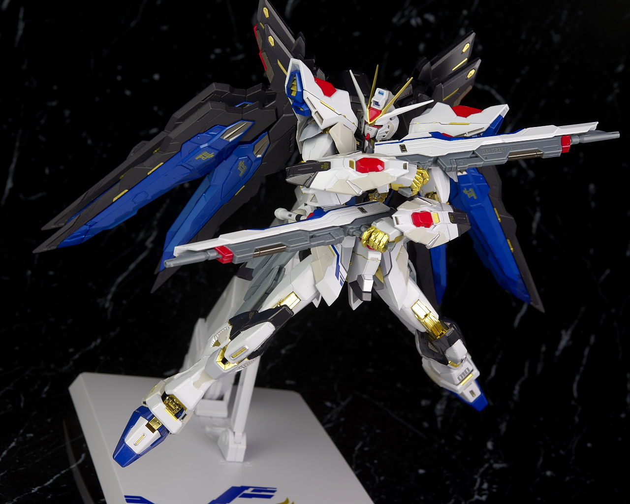 [ Review] - Metal Build - Strike Freedom