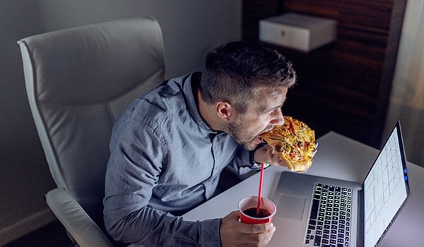 12 Effects OF Late Eating That You Didn't Know