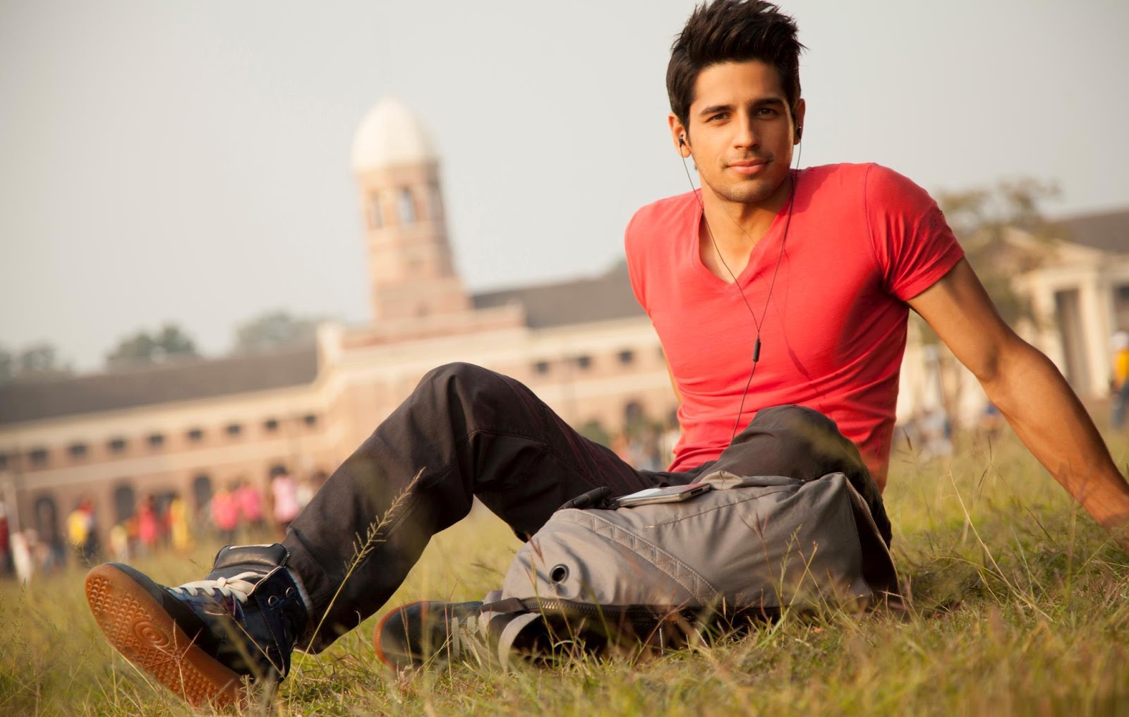 Sidharth Malhotra Profile Famuos Bollywood Actor Wallpaper Awards
