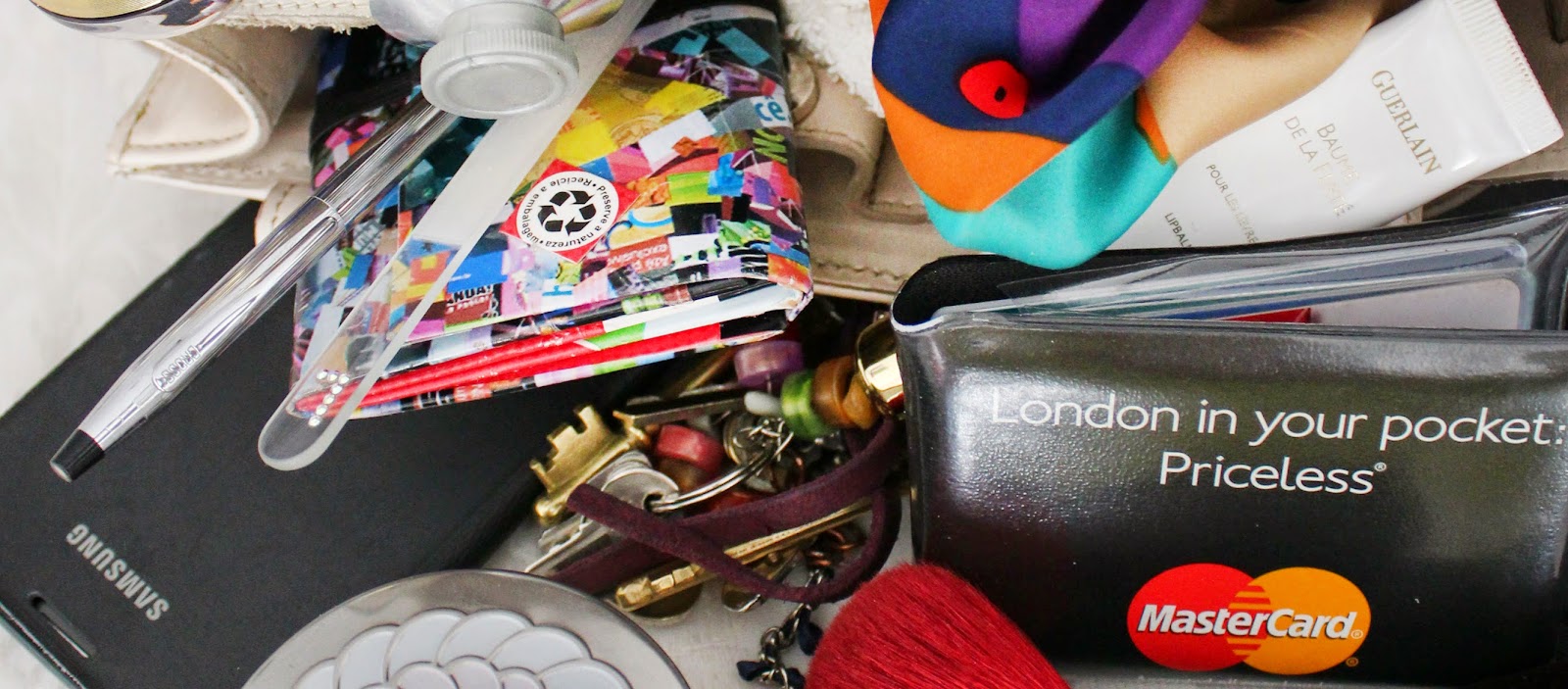 T E L A Y N A: Qué llevas en tu cartera??