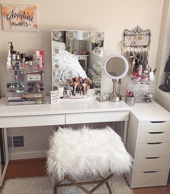 23 Perfect Makeup Table Inspiration Design | ARA HOME