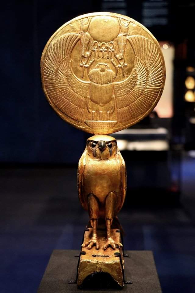 FENIX: EL AVE DE LA INMORTALIDAD: Los Dioses y la humanidad