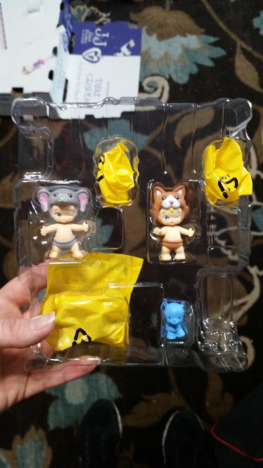 Never Grow Up: A Mom's Guide to Dolls and More: Moose Toys "Twozies" Review