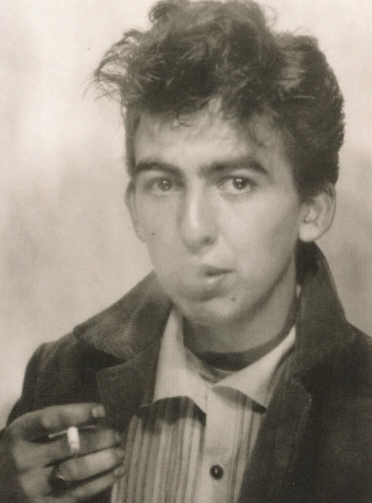 40 Rare and Incredible Vintage Snapshots of George Harrison From a Boy ...