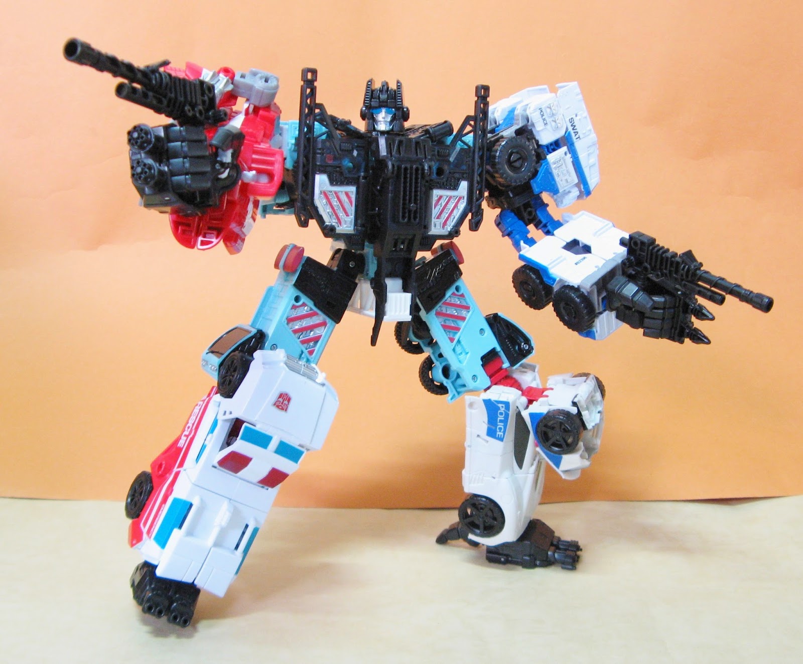 Transformers Generations Combiner Wars DEFENSOR IDW 變形金剛世代合體大戰系列 保衛者/守護神
