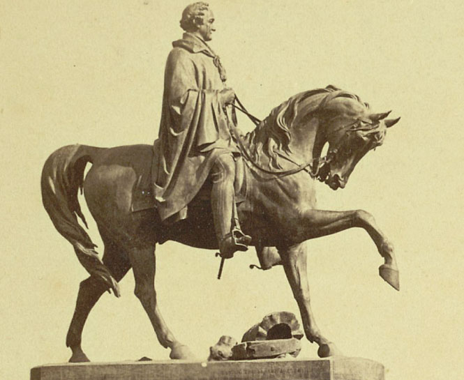 Statue of Lord Hardinge and Ochterlony Monument - Calcutta (Kolkata ...