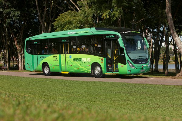 .: Volvo apresenta o seu primeiro ônibus híbrido fabricado no Brasil