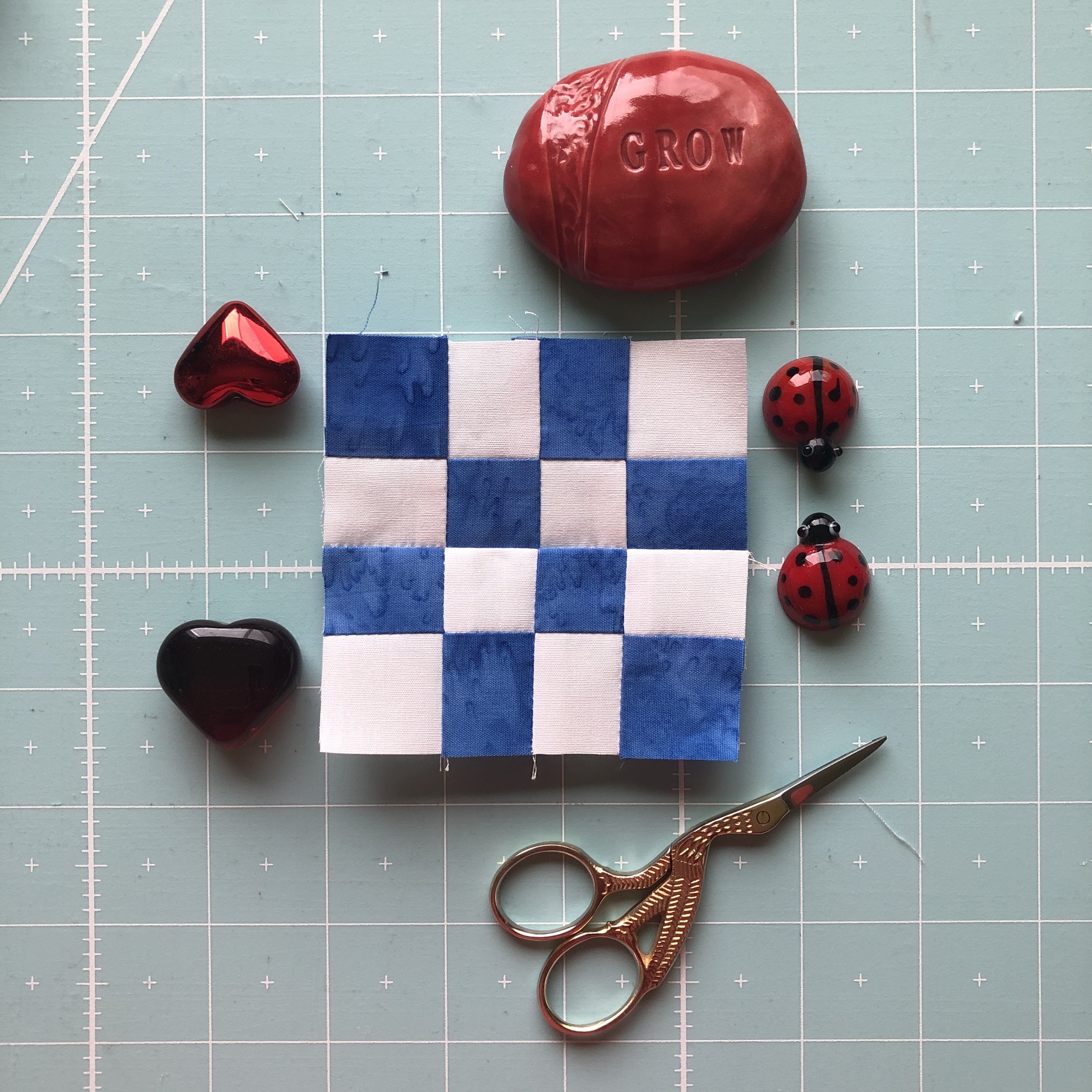 PamelaQuilts: June Mini Madness - Block 6, Checkerboard