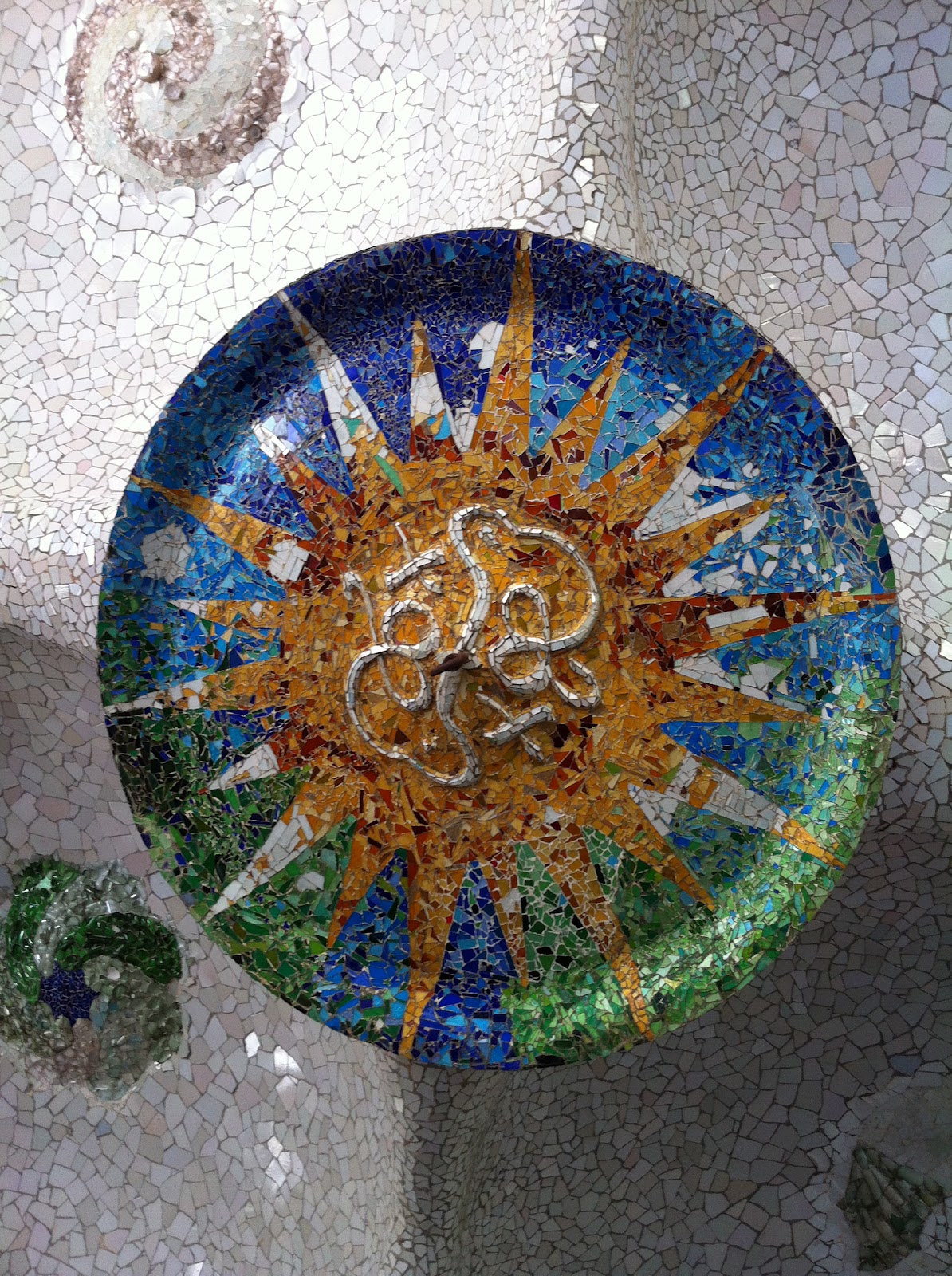 wacky tacky: Say Howdy to Gaudi!