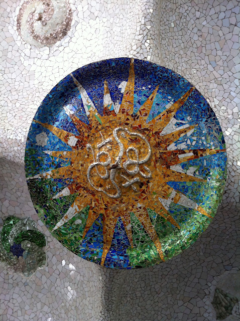 wacky tacky: Say Howdy to Gaudi!