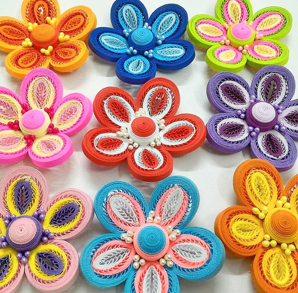 AZLINA ABDUL: Three layers tiny loops quilling flower tutorial